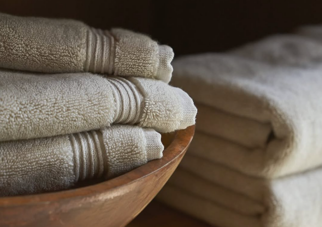 How to Roll Towels Like a Hotel Spa – Parachute Home